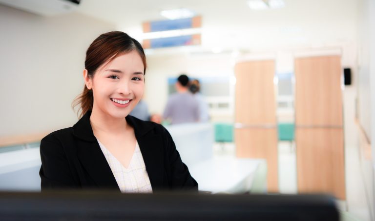 16 Pros and Cons of Being a Patient Access Representative