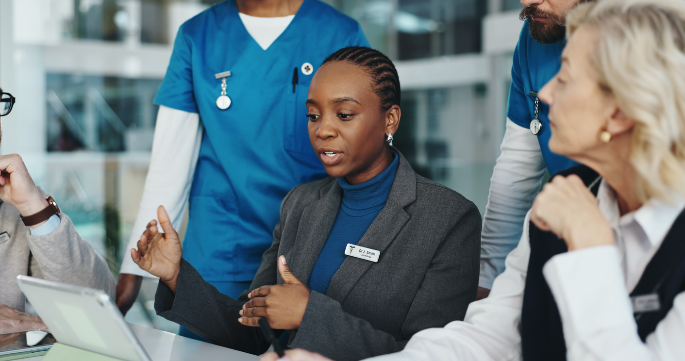 16 Pros and Cons of Being a Medical Office Manager