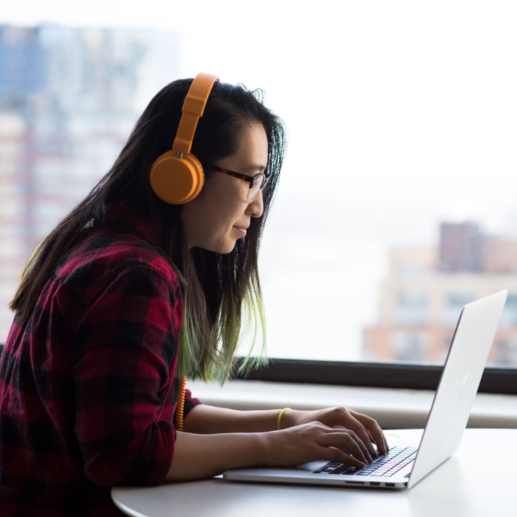 How to Become a Medical Transcriptionist - Salary, Training, Schools ...