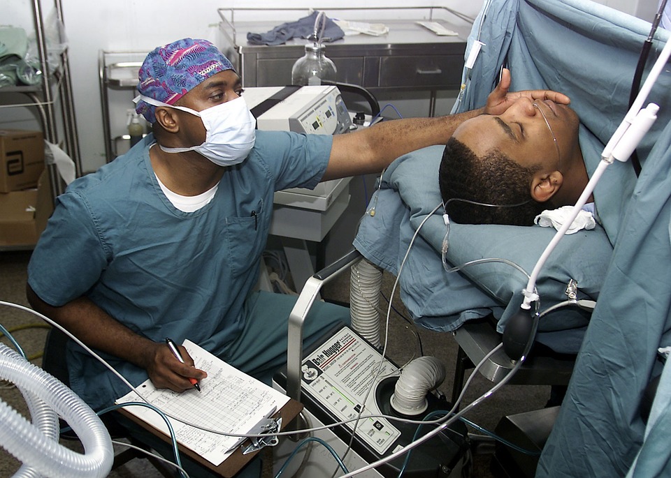 Surgical Technologists vs. Surgical Assistants